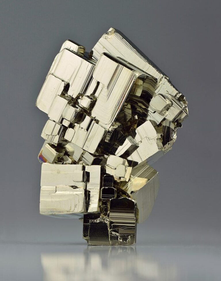 【化学反応式】4FeS2 + 11O2 → 2Fe2O3 + 8SO2 | ねこでもわかる化学